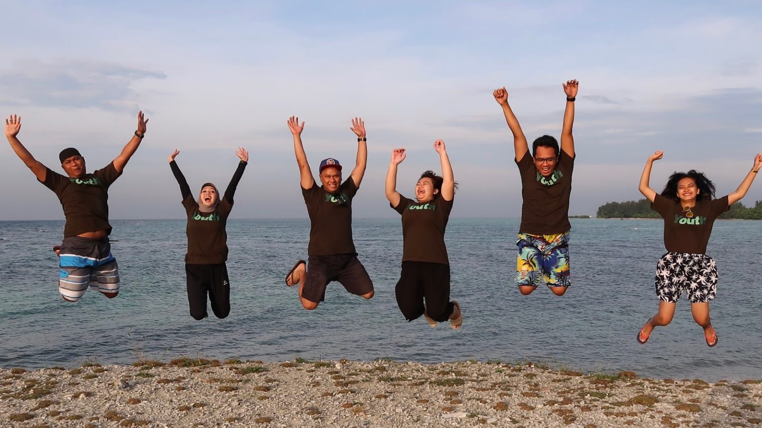 Resmi Pindah! Bhisa Shuttle Cirebon Hadirkan Layanan Transportasi ...